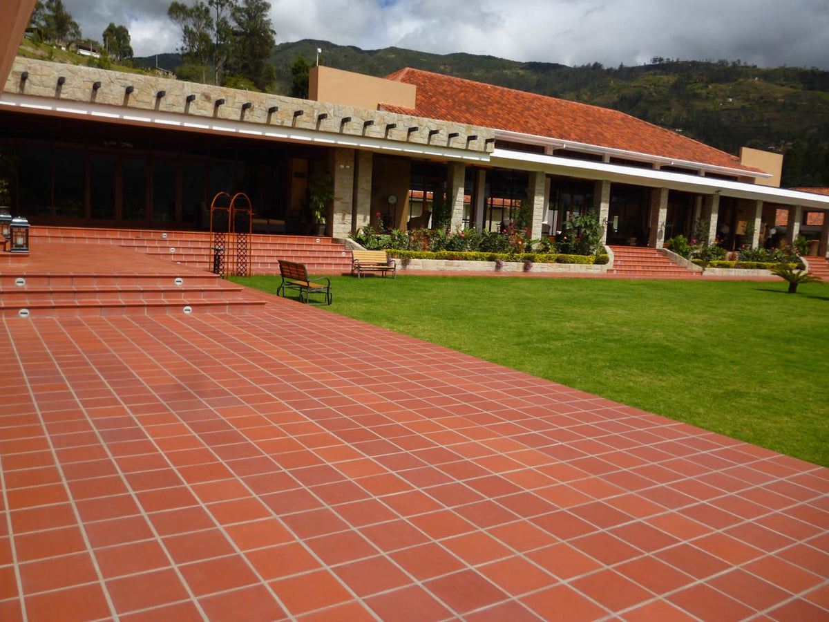 Piso Colonial Ebano 30x30 C.B – Degres